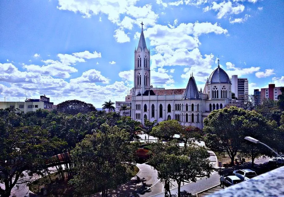 Rodoviária de Nova Serrana - MG: Passagens, Telefone e Horários