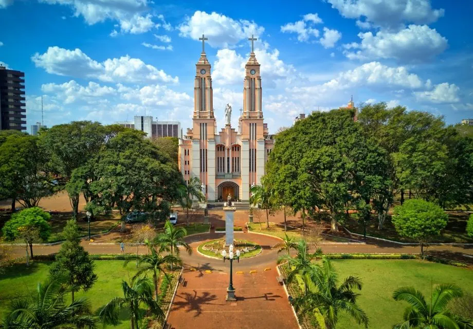 Ônibus de Sorocaba, SP para Campo Mourão, PR com descontos